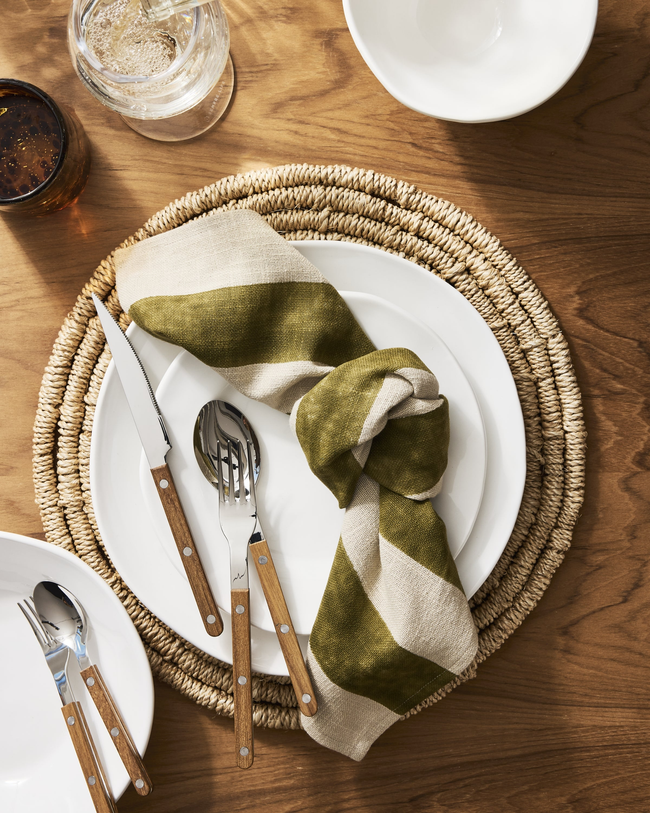 Luxury Tableware: High-End Dinnerware & Flatware - Hudson Grace